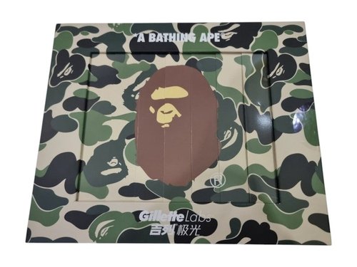 A Bathing Ape x Gillette Limited Edition Razor Set 4 Spare Razors ...